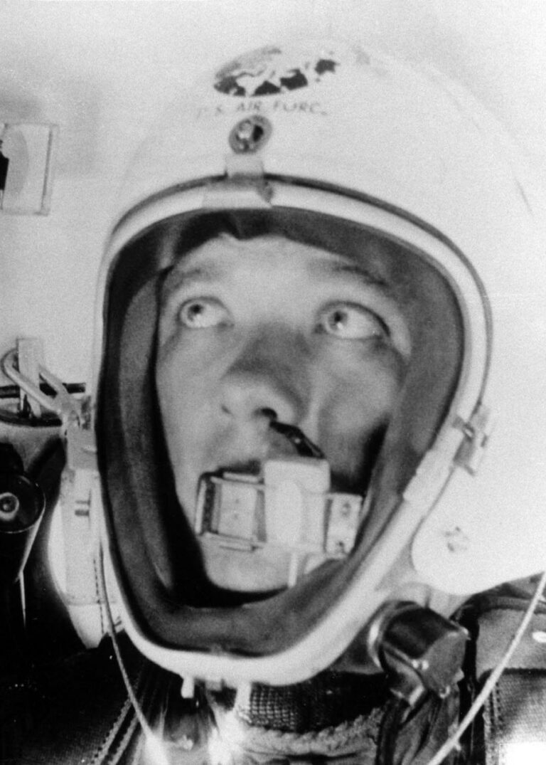 David G. Simons - New Mexico Museum of Space History